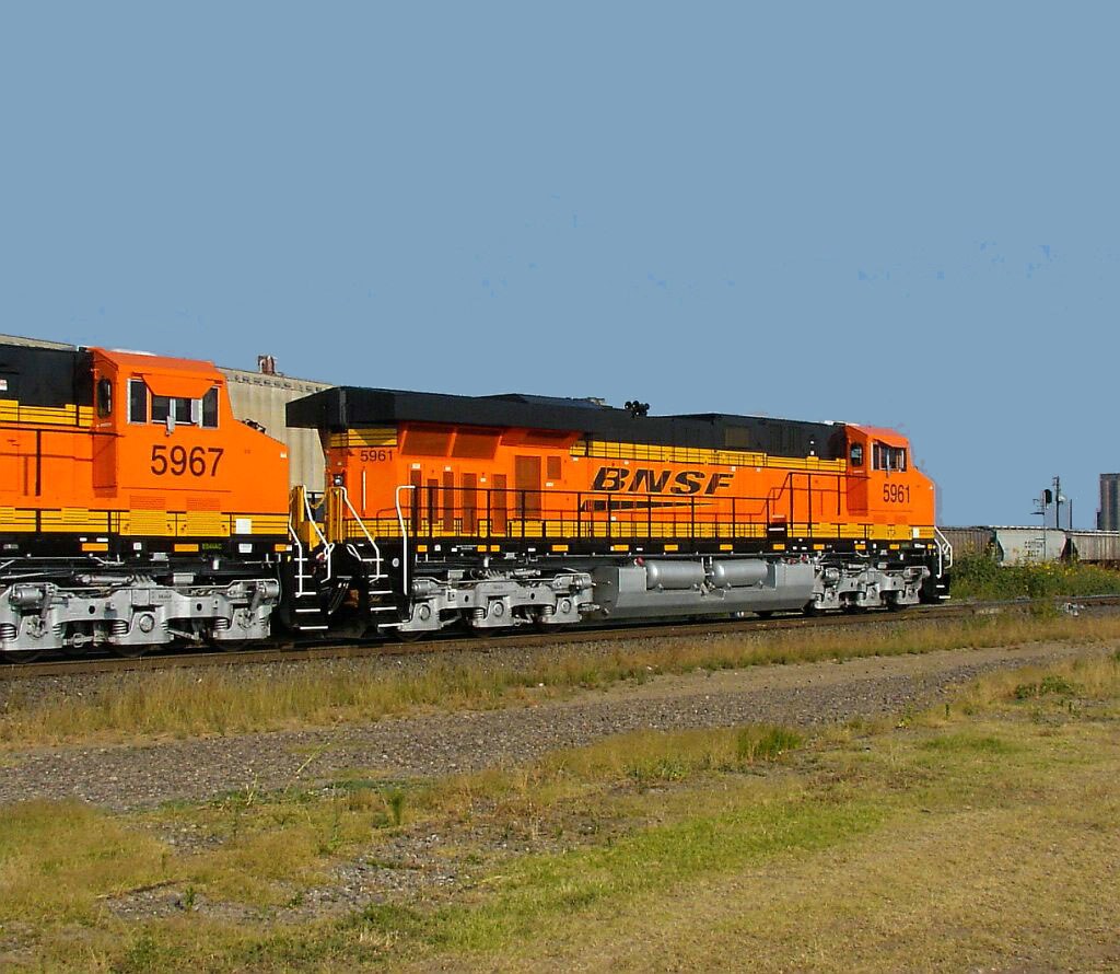 BNSF 5961 & BNSF 5967